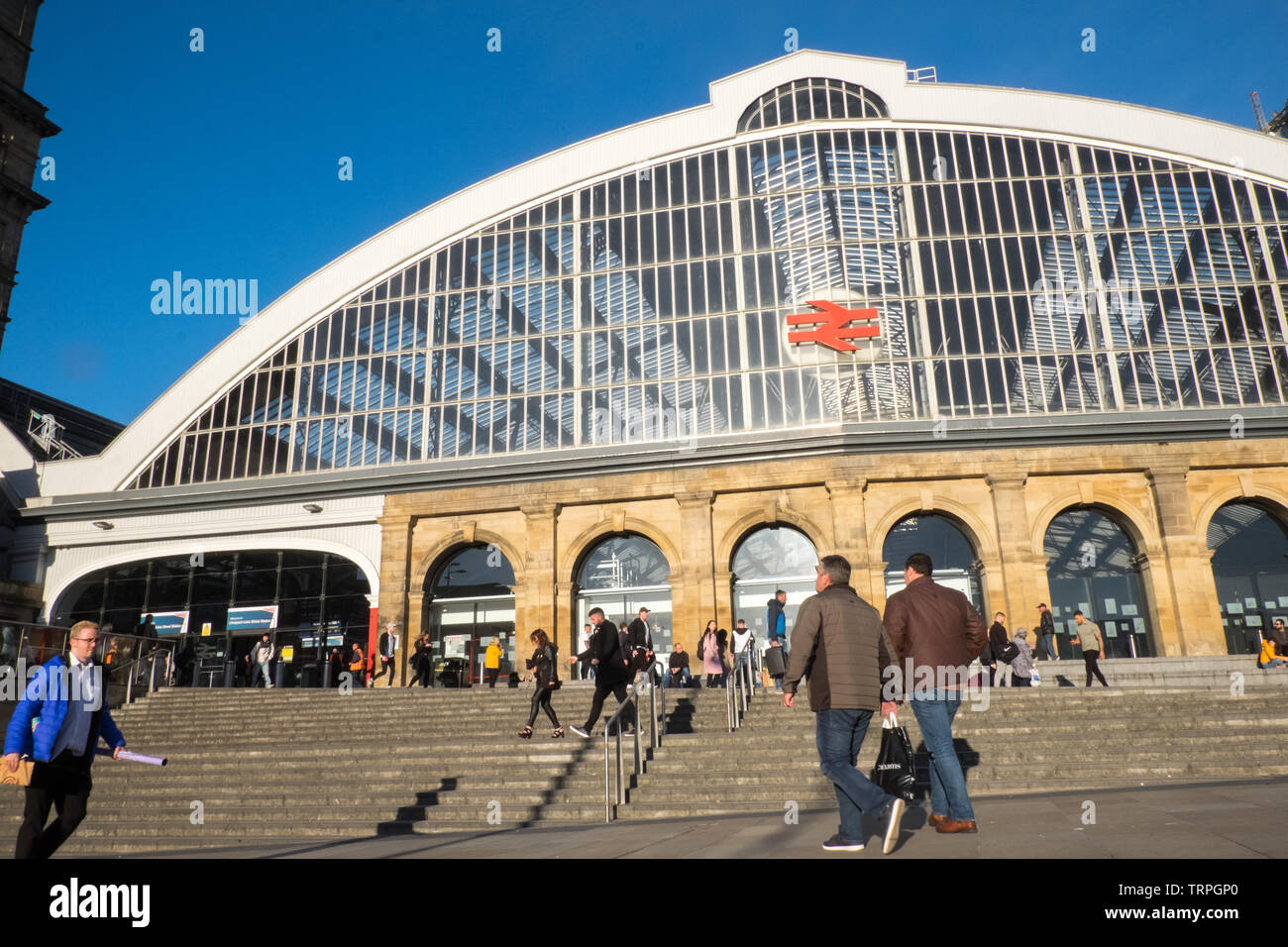 Lime Street,train,station,facade,Liverpool,Merseyside,Northern,city ...