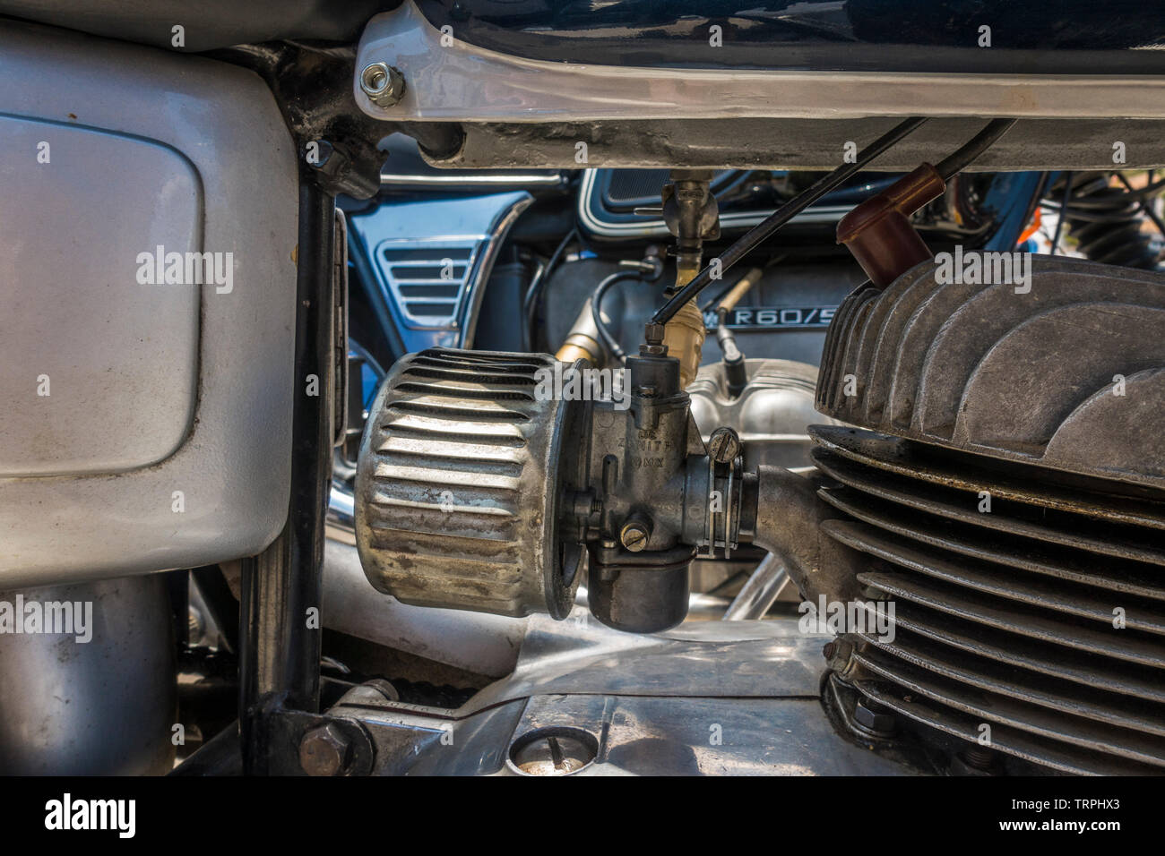 Cilinder block hi-res stock photography and images - Alamy