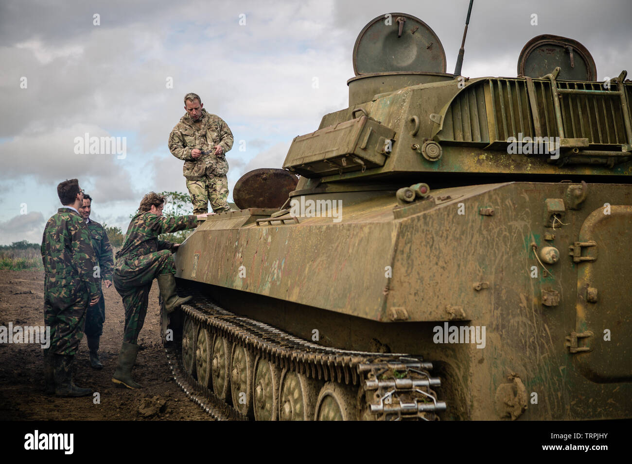 British challenger battle tanks hi-res stock photography and images - Alamy