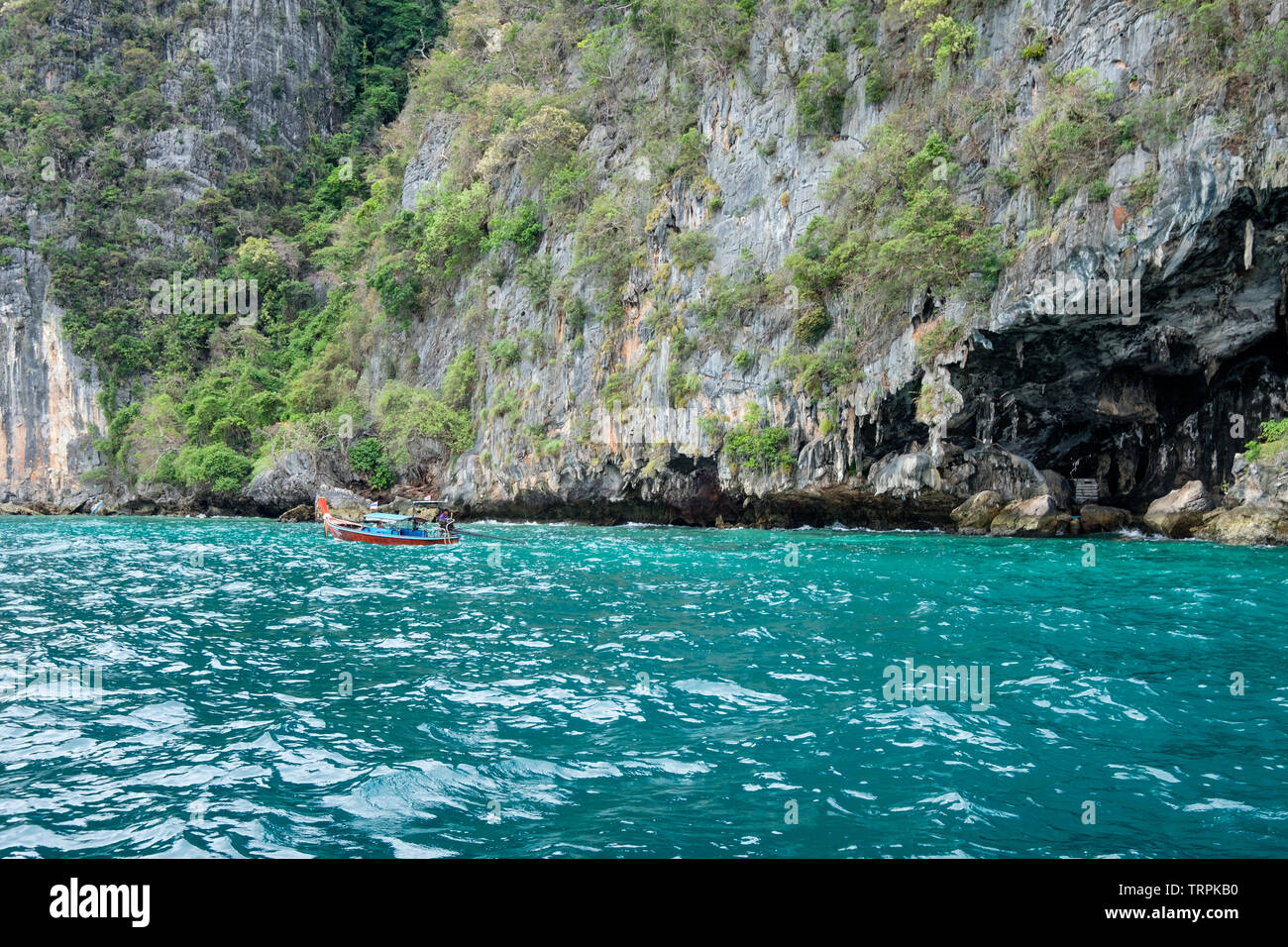 Long tail boat sailing hi-res stock photography and images - Alamy