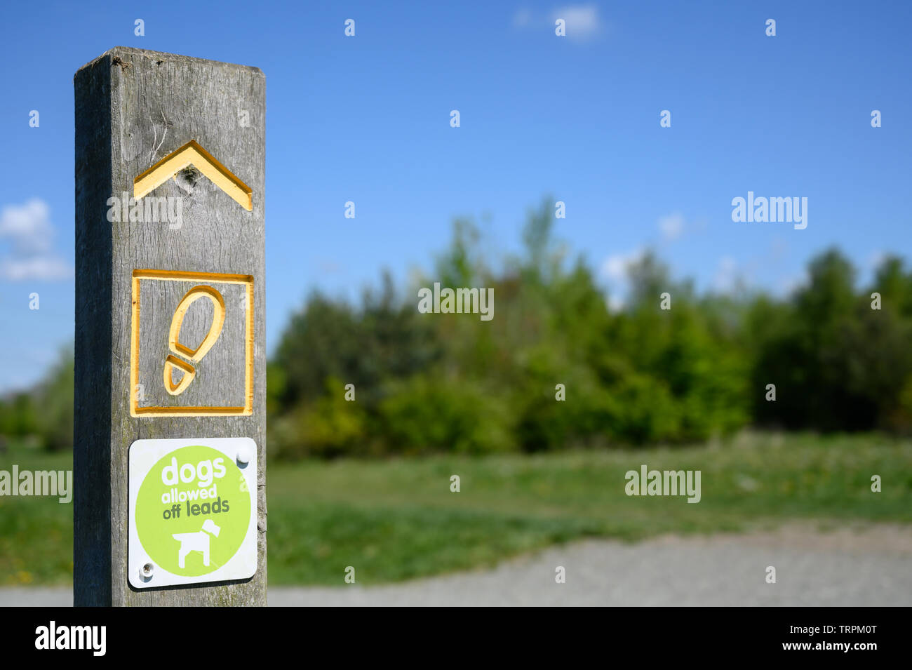 Pathway signage hi-res stock photography and images - Alamy