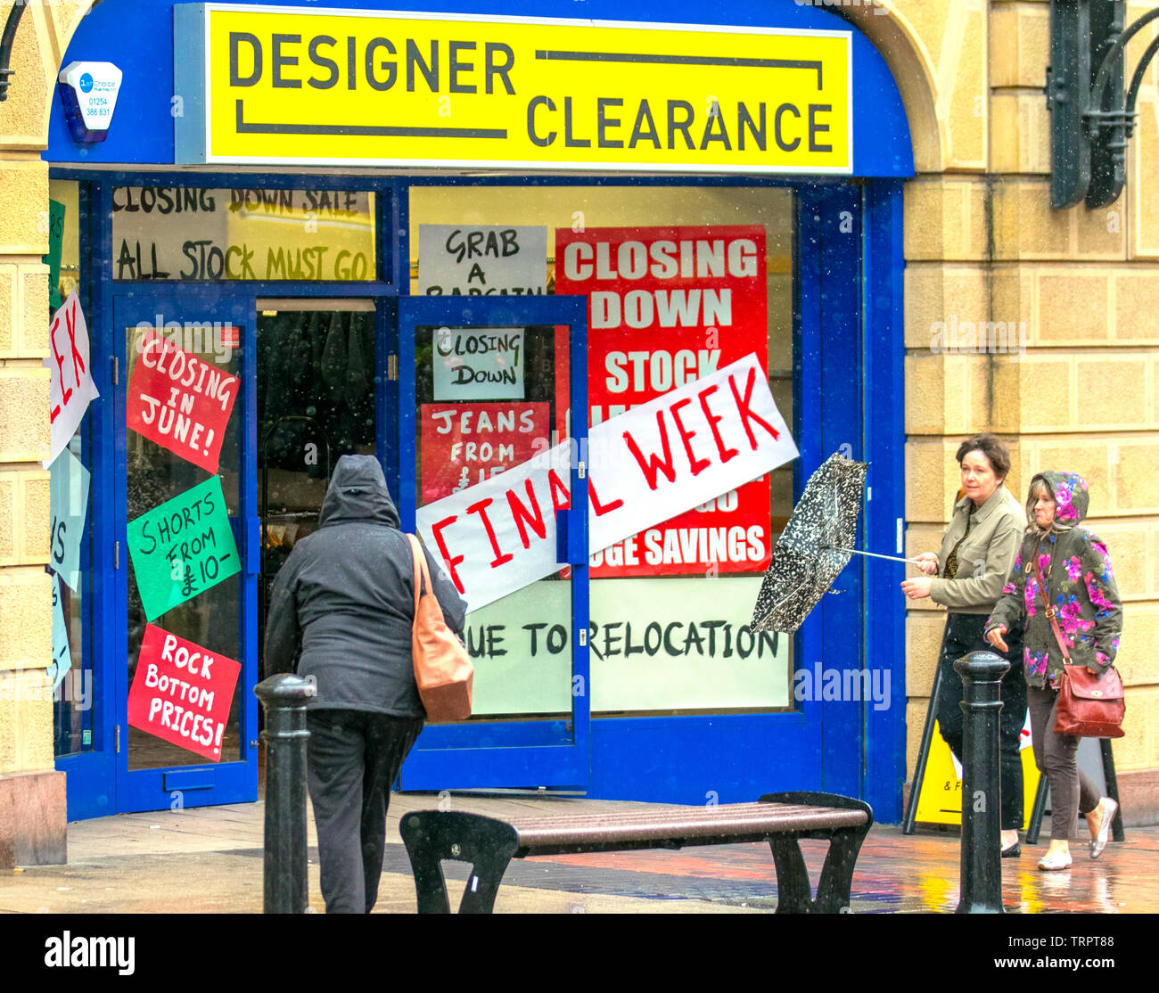 Closing business poster hi-res stock photography and images - Alamy