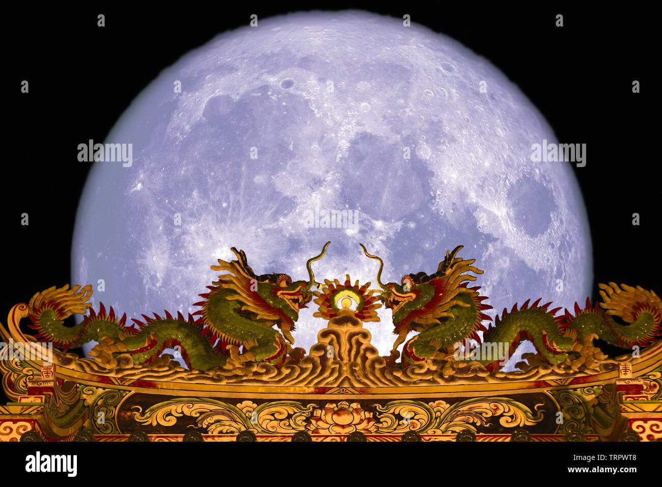 Chinese moon gate hi-res stock photography and images - Alamy