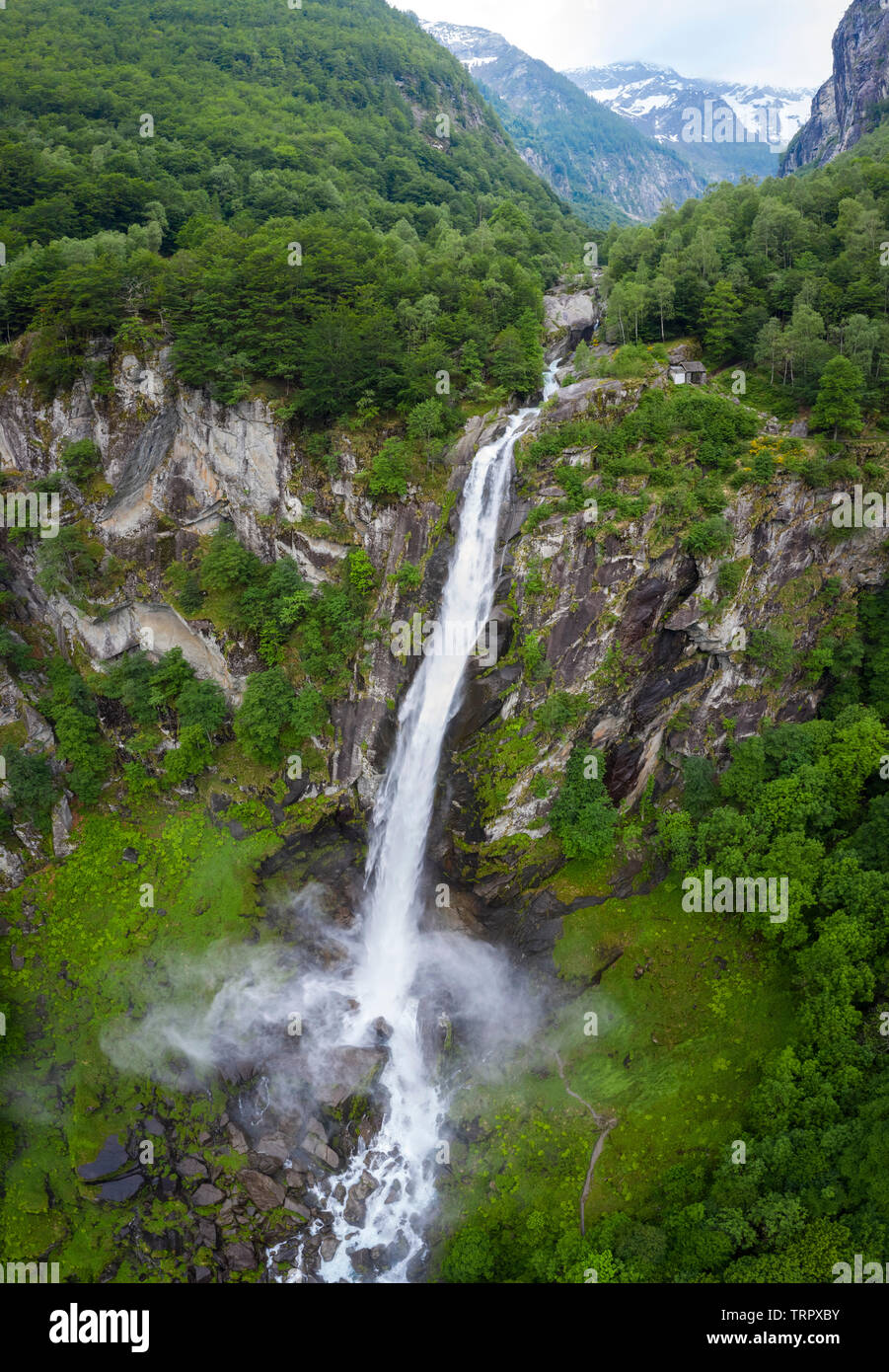 Switzerland tessin valle maggia val hi-res stock photography and images ...