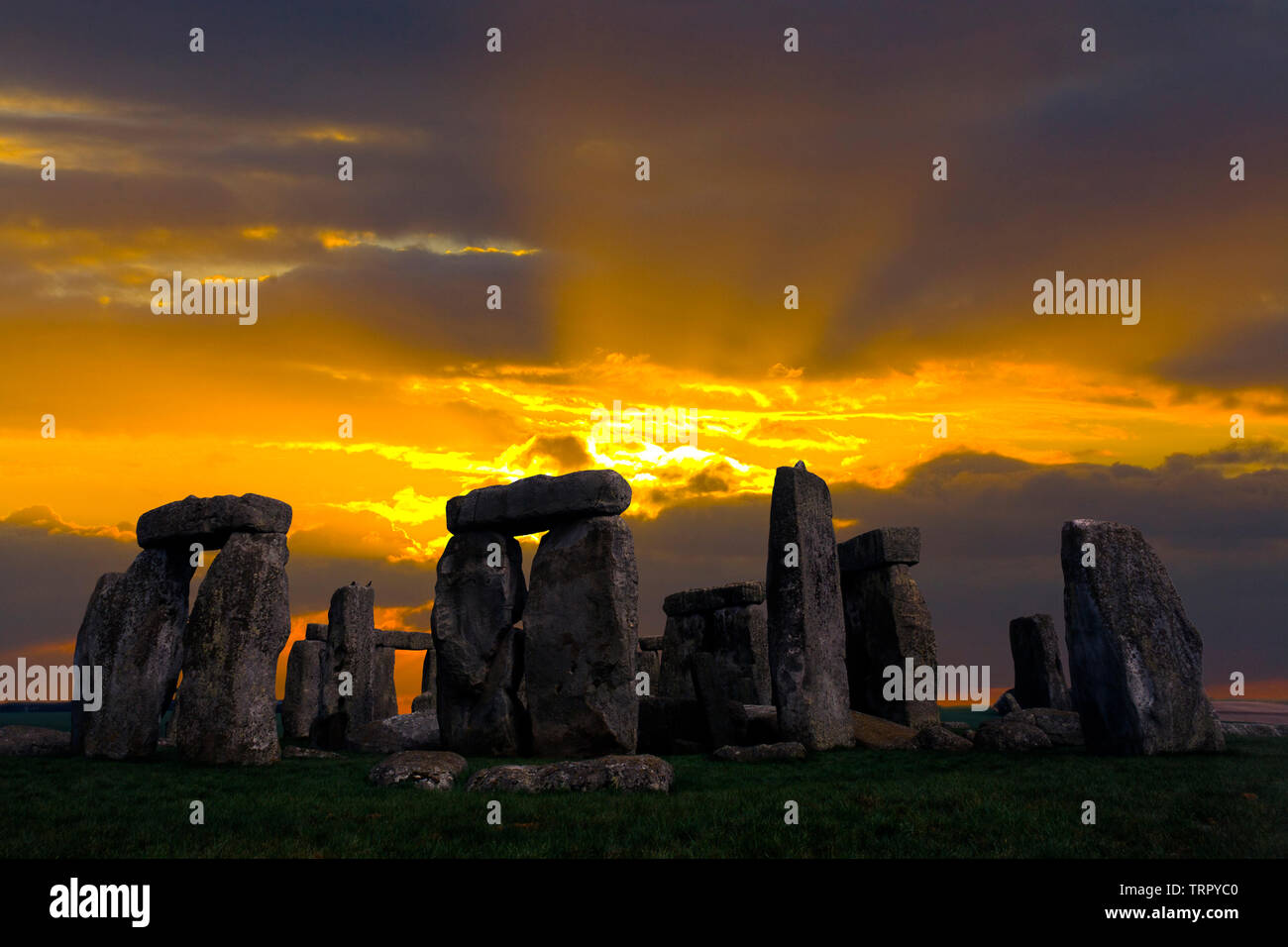 Stonehenge Sunrise High Resolution Stock Photography and Images - Alamy