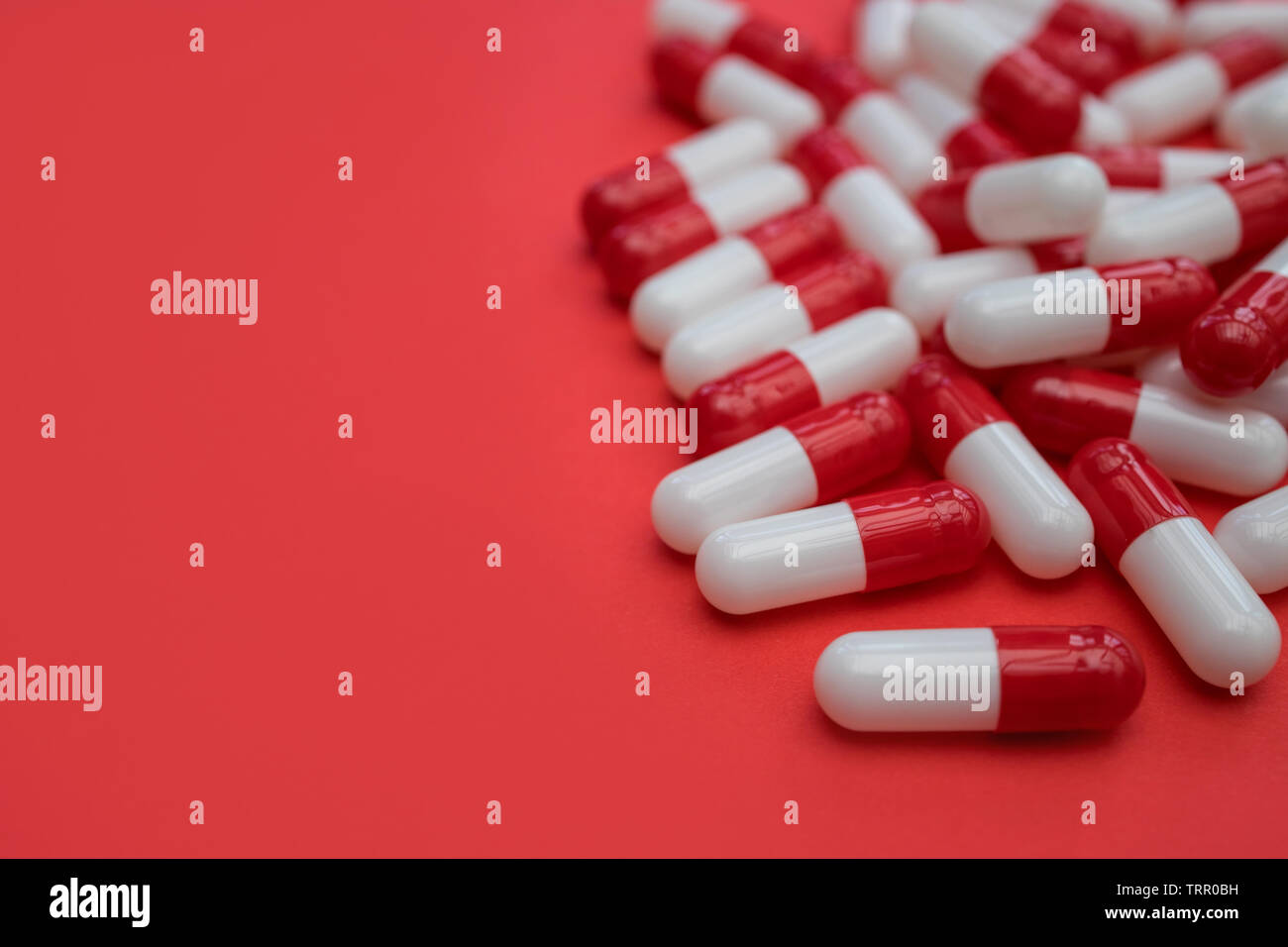Blue And Red Capsules High Resolution Stock Photography and Images - Alamy