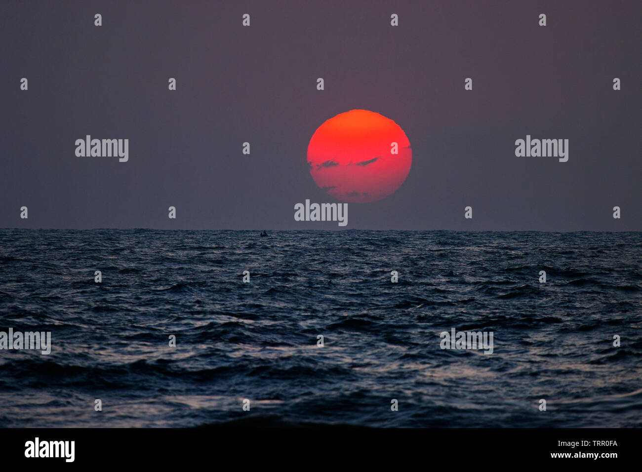 Sun rising hi-res stock photography and images - Alamy