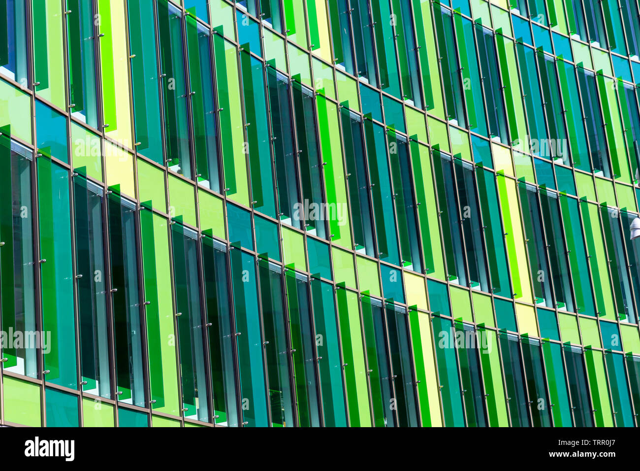 Curved green glass facade hi-res stock photography and images - Alamy
