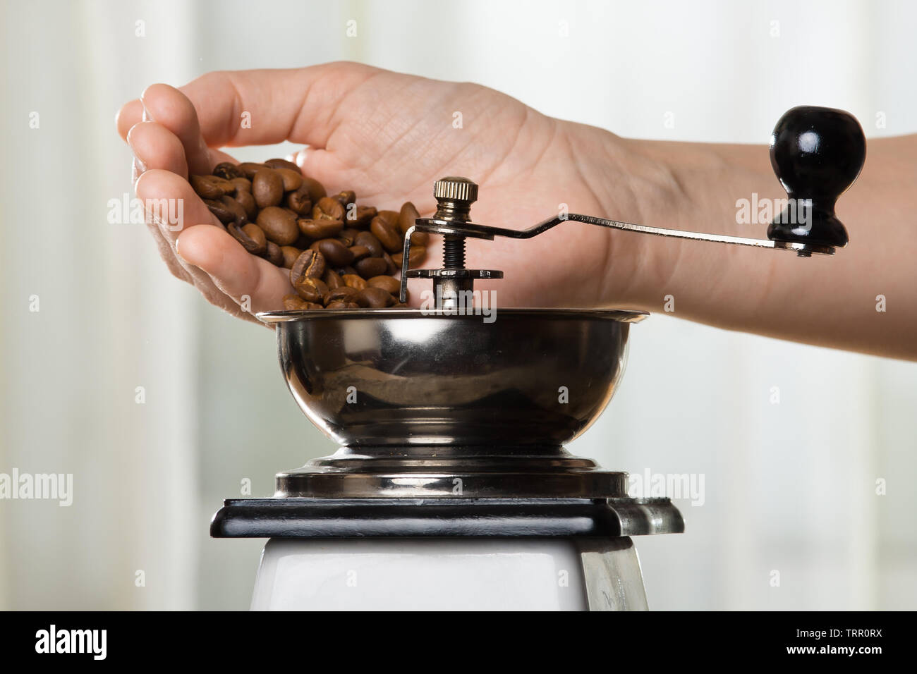 Hand Grinding Machine Price