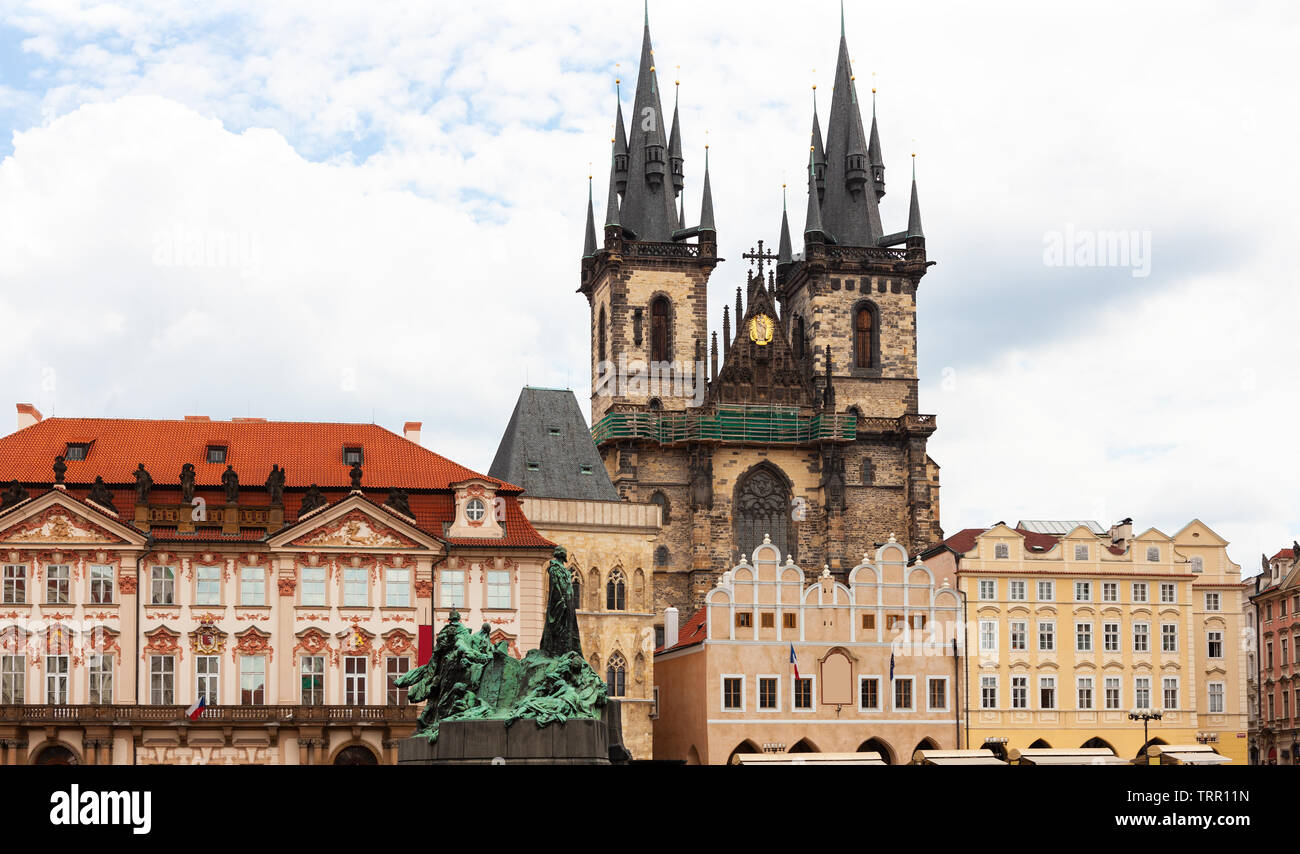 Buildings surrounding republic square hi-res stock photography and images - Alamy
