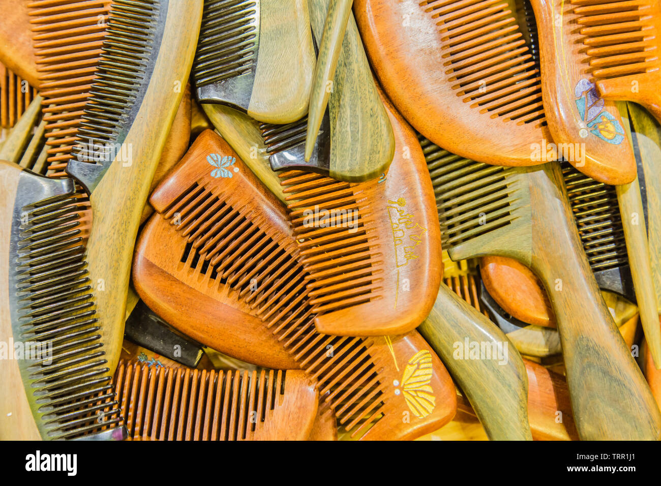 Female comb hi-res stock photography and images - Alamy