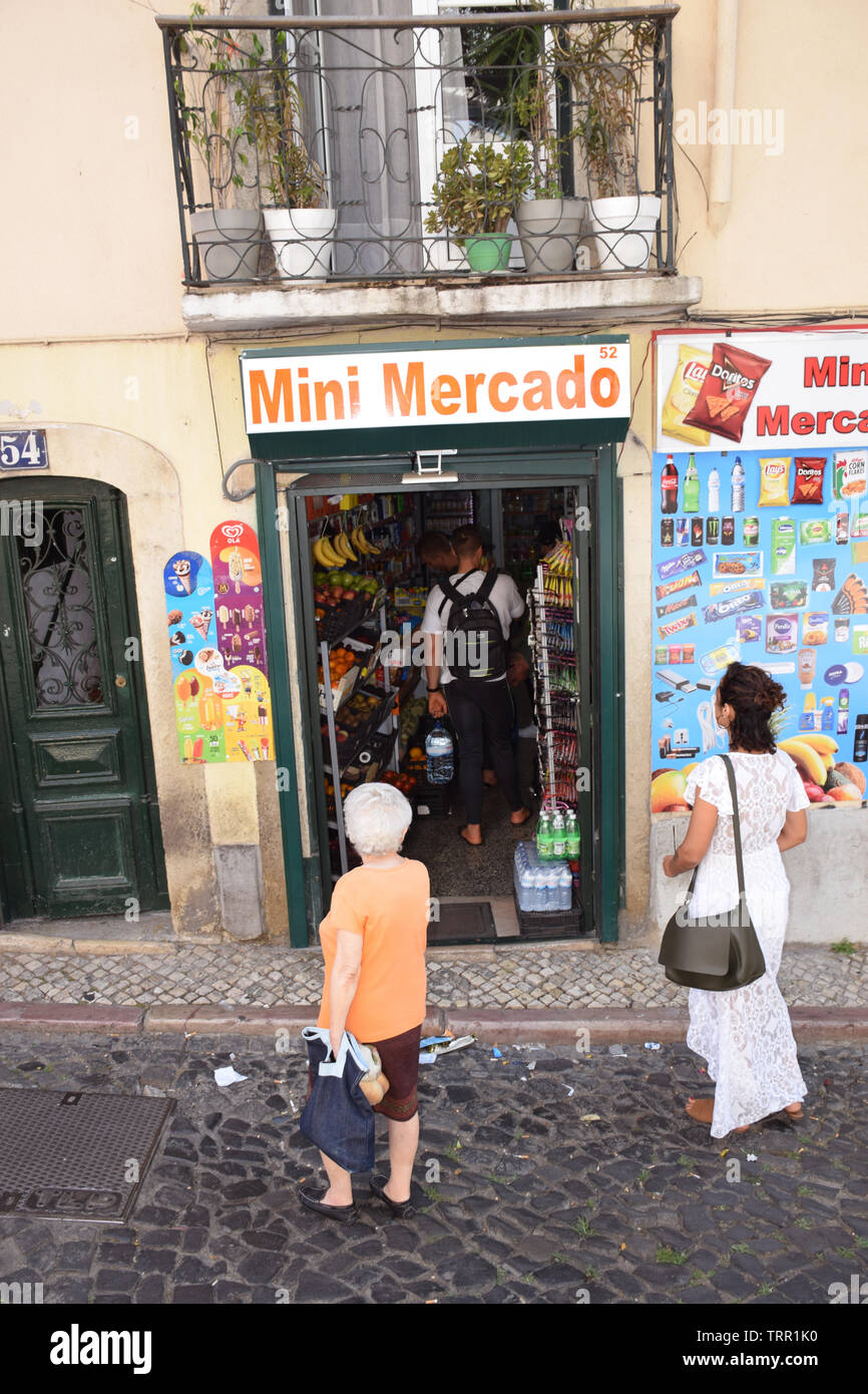 Mini portugal hi-res stock photography and images - Alamy