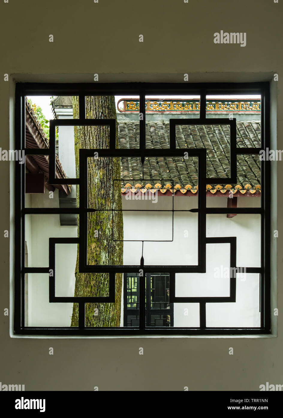 Chinese Style Window Frame High Resolution Stock Photography and Images ...