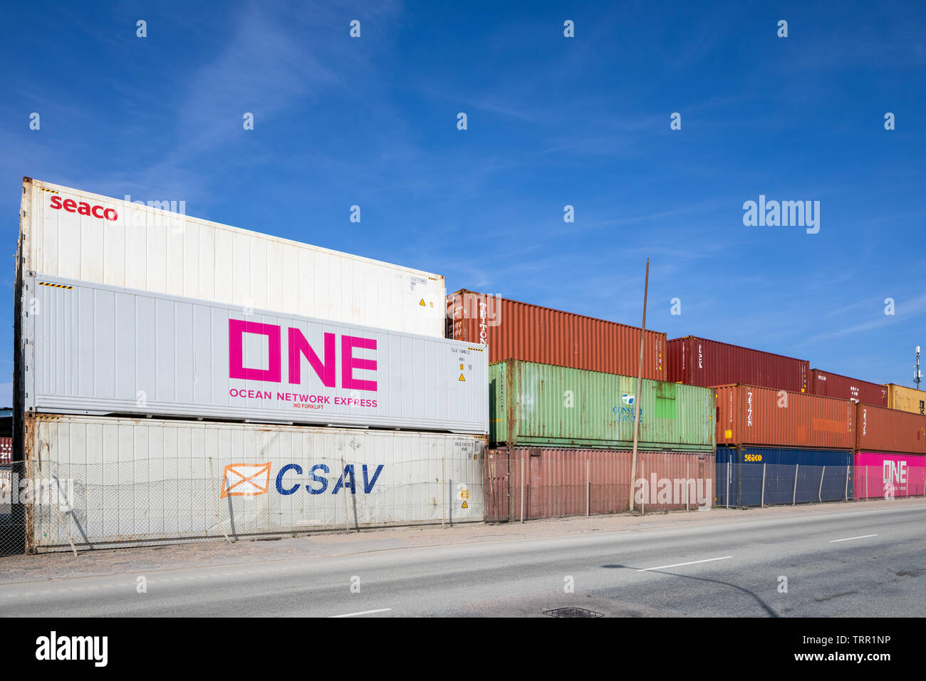 Shipping containers (Seaco, ONE: Ocean Network Express, CSAV, etc ...