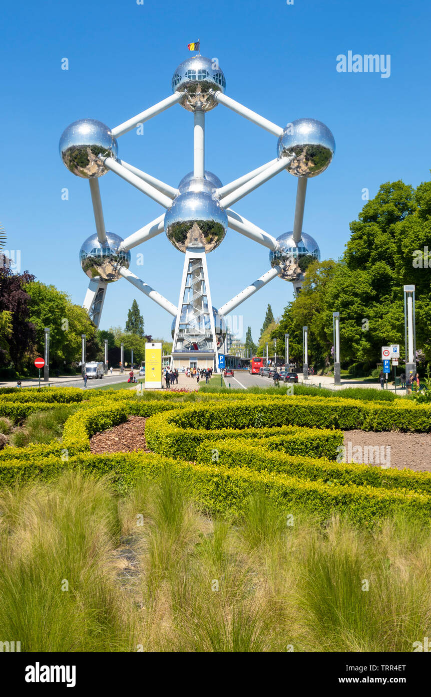 Atomium square hi-res stock photography and images - Alamy