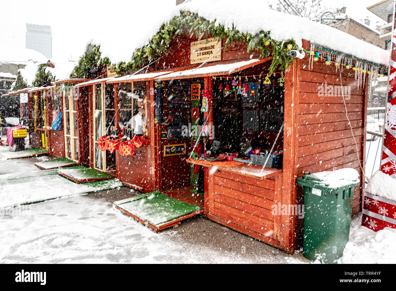 New square under snow hi-res stock photography and images - Alamy