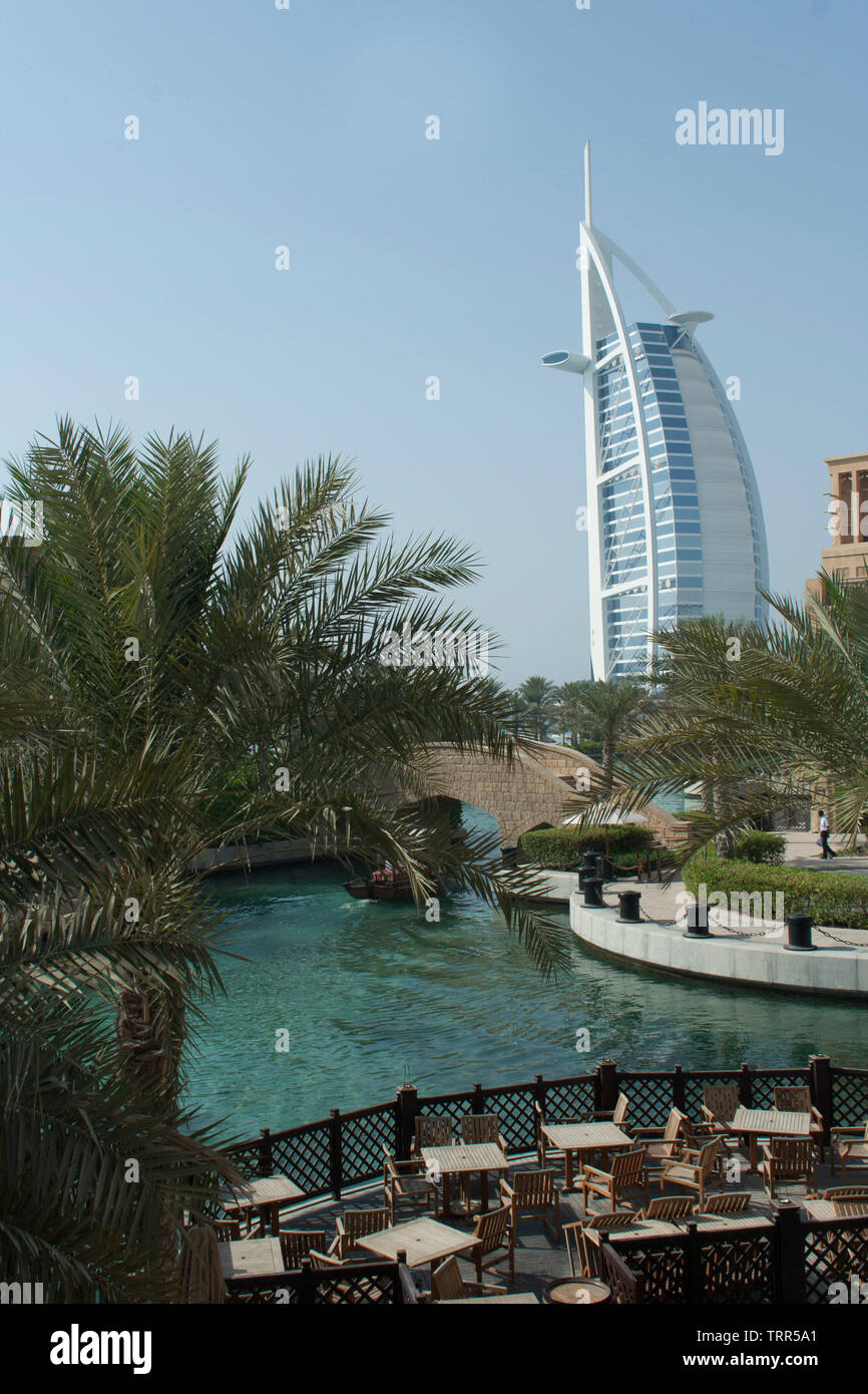 Dubai the palm helipad hi-res stock photography and images - Alamy