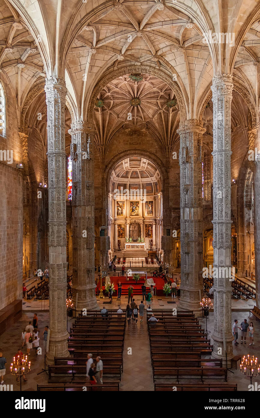 Gothic abbey hi-res stock photography and images - Alamy