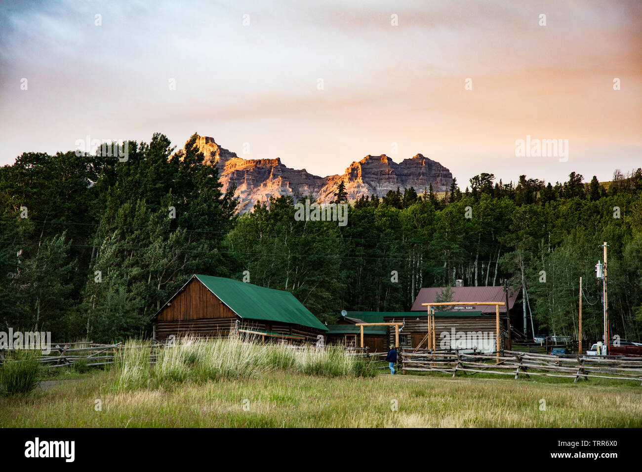 Absaroka and wind river mountains hi-res stock photography and images ...
