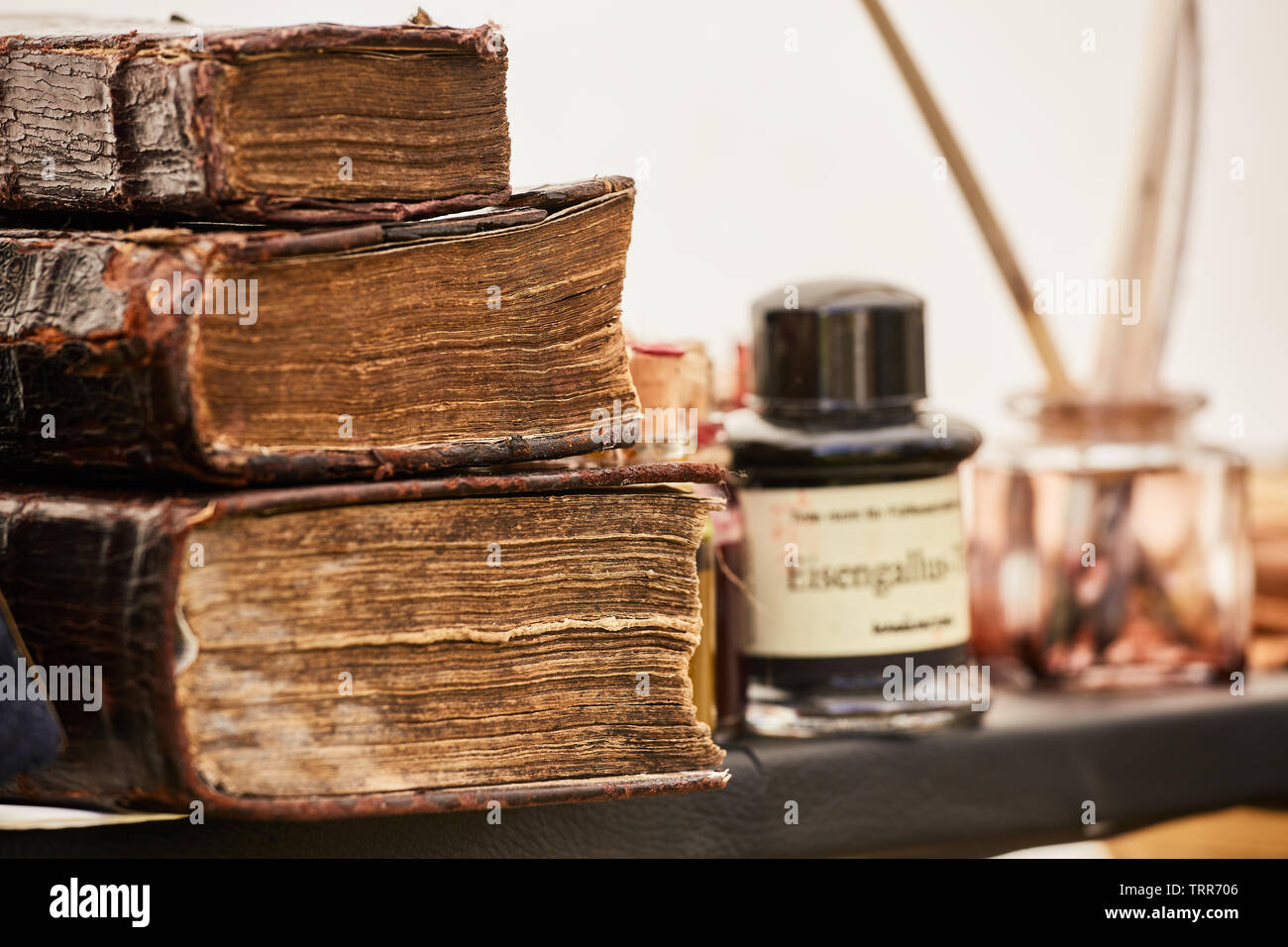 Old script writing hi-res stock photography and images - Alamy