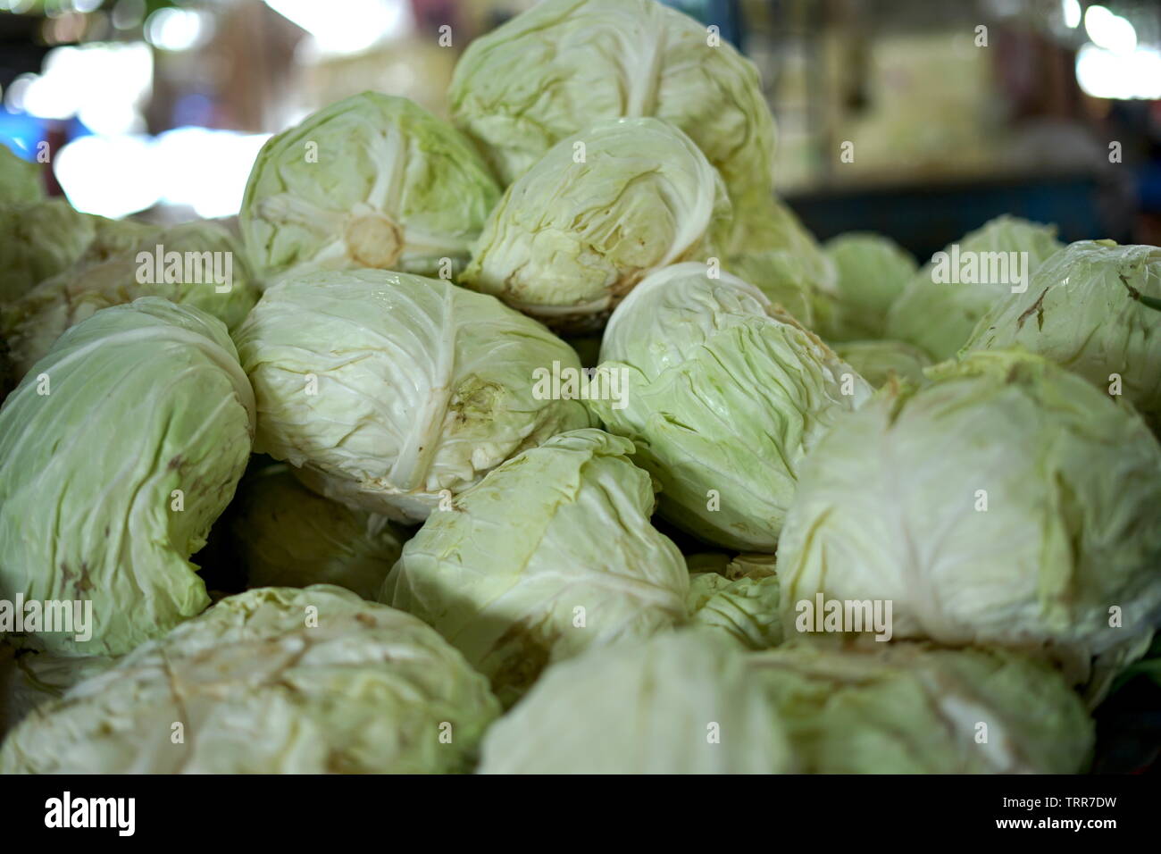 Cabbage for sale at Traditional vegetable market stall Stock Photo - Alamy