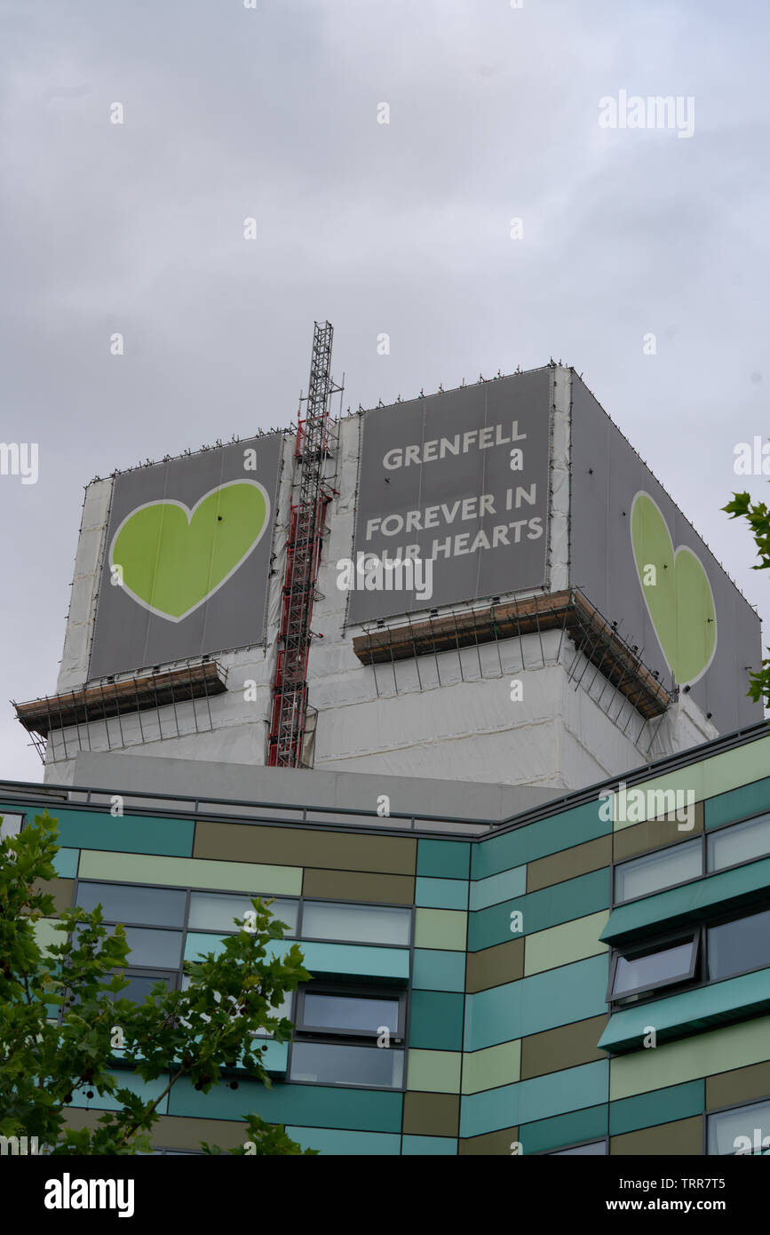 Grenfell tower cladding hi-res stock photography and images - Alamy