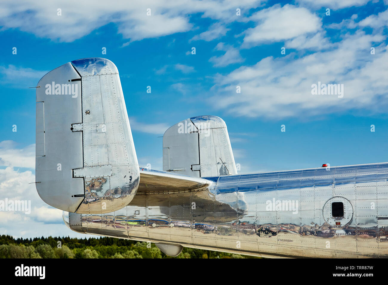 Tail unit hi-res stock photography and images - Alamy