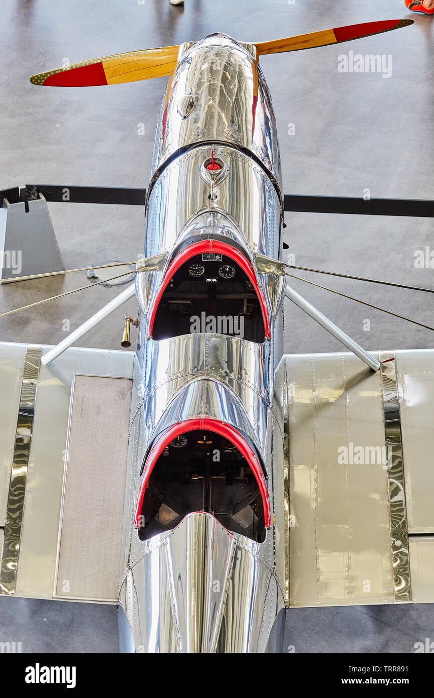 Two-seater low-wing aircraft in a hall Stock Photo - Alamy