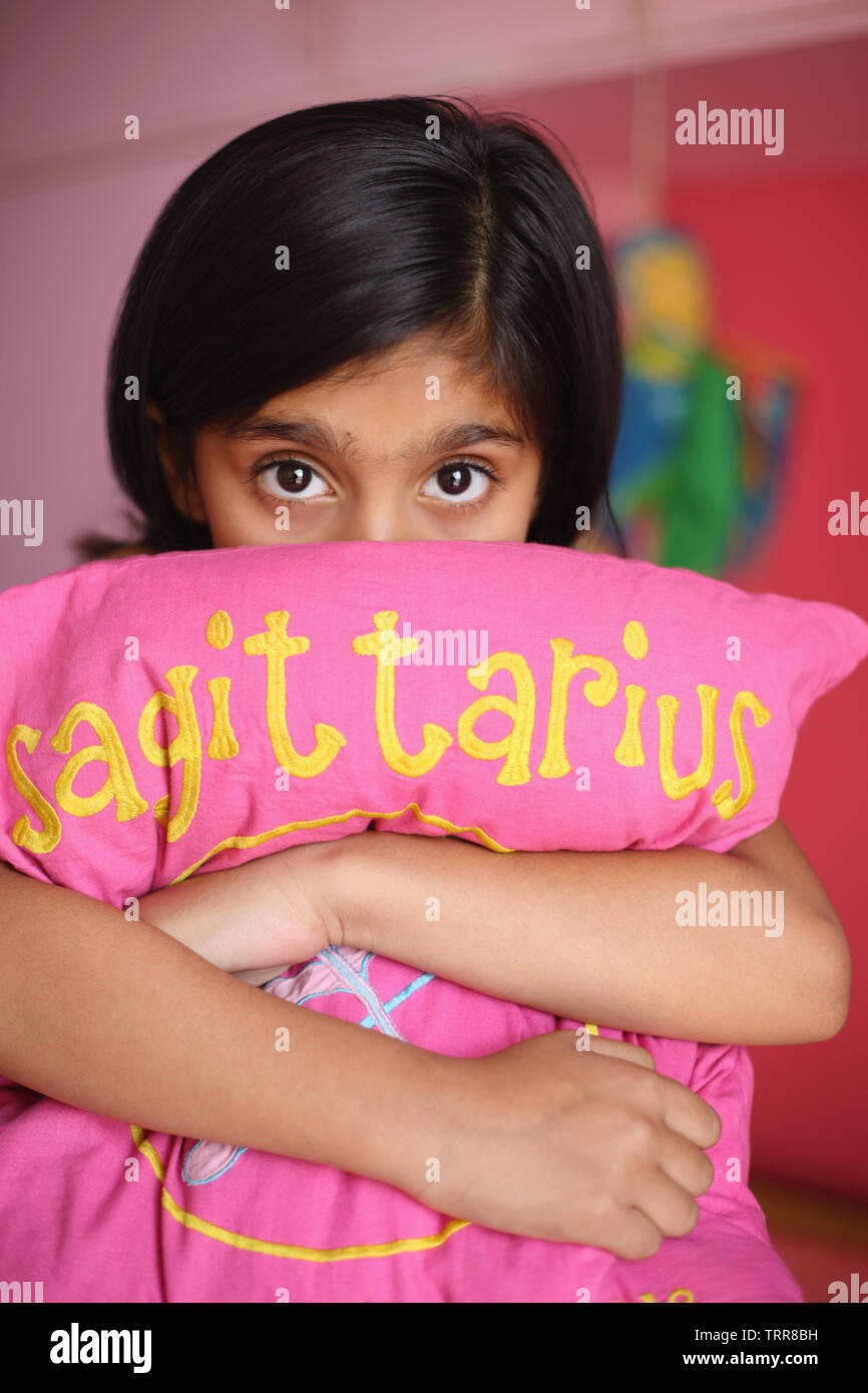 Peeking peek head hi-res stock photography and images - Alamy