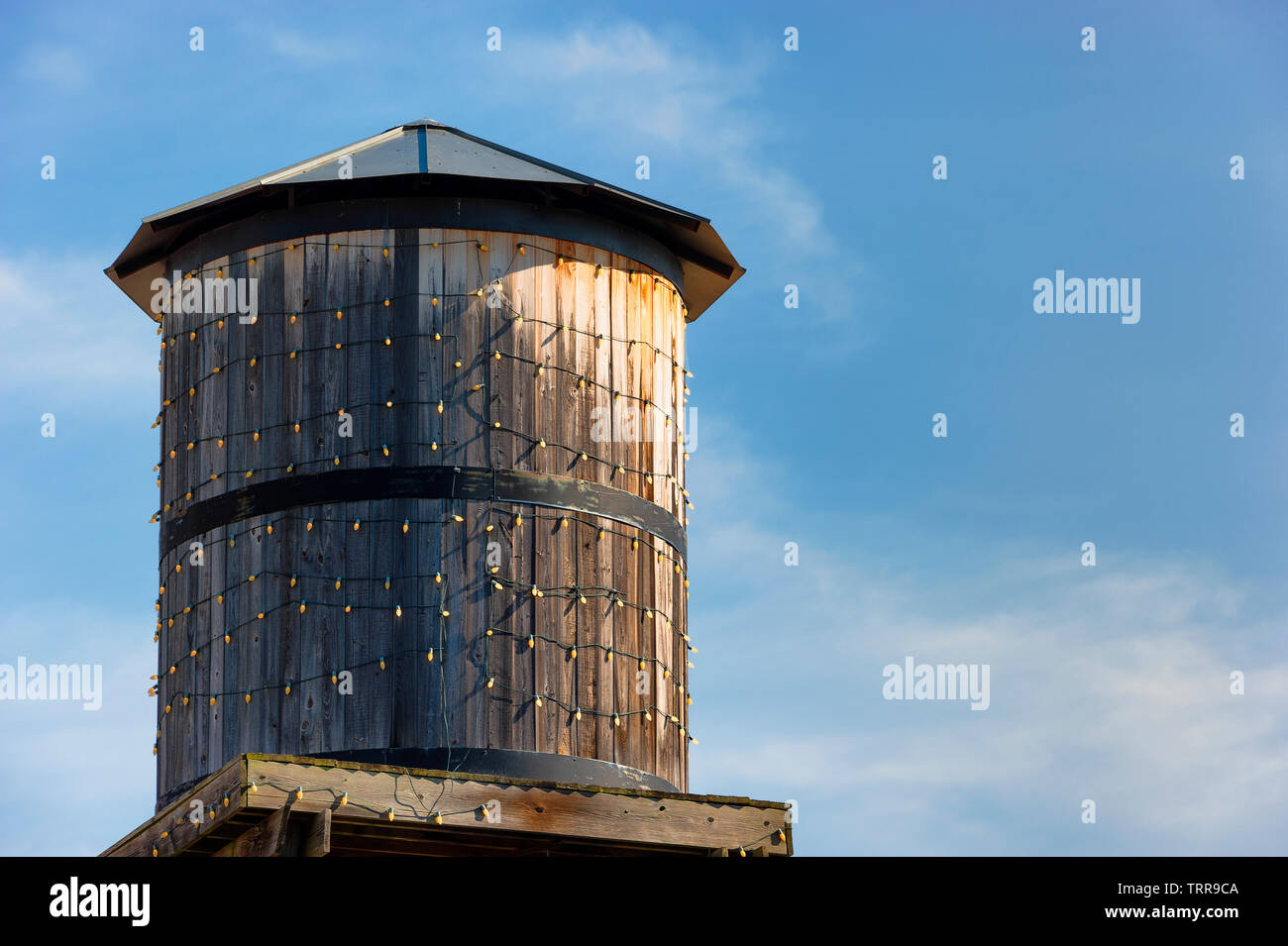 String of lights hi-res stock photography and images - Alamy