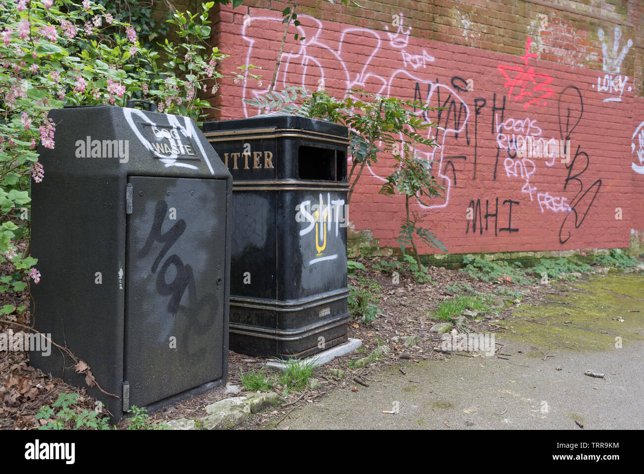 Vandalize public property hi-res stock photography and images - Alamy