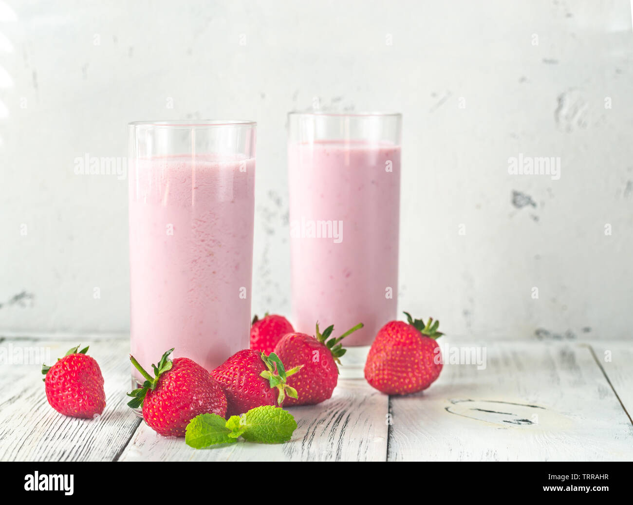 Still life with cocktail and strawberries hi-res stock photography and ...
