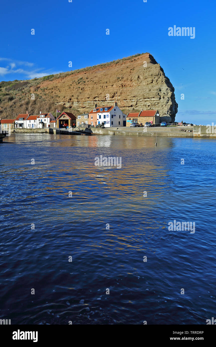 Fishing boat saltburn hi-res stock photography and images - Alamy