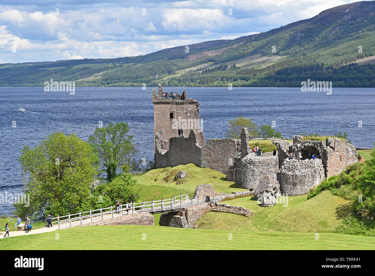 Urquhart castle loch ness highlands hi-res stock photography and images ...