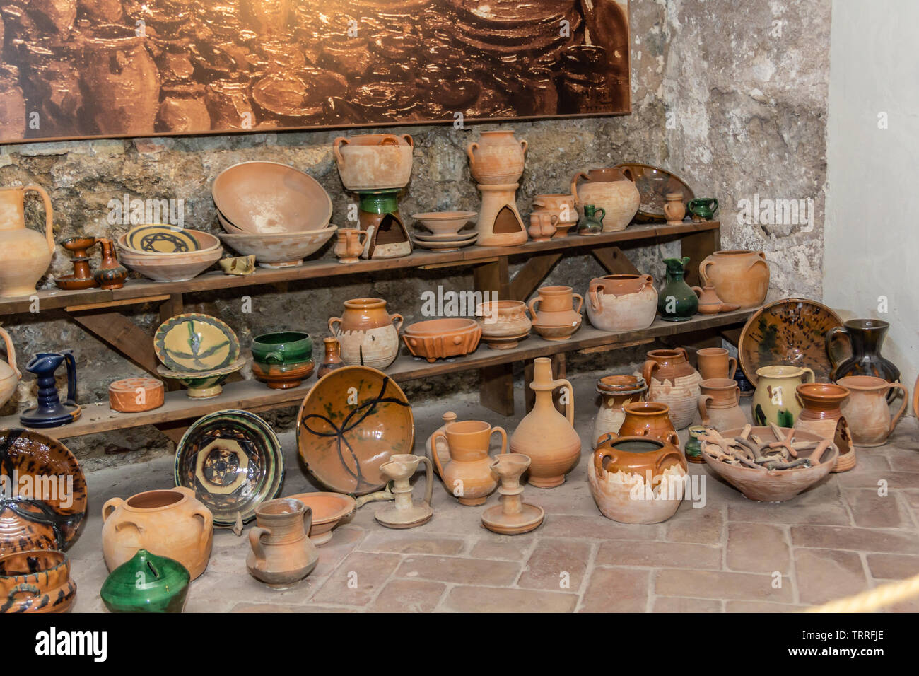 Architecture pottery spanish hi-res stock photography and images - Alamy