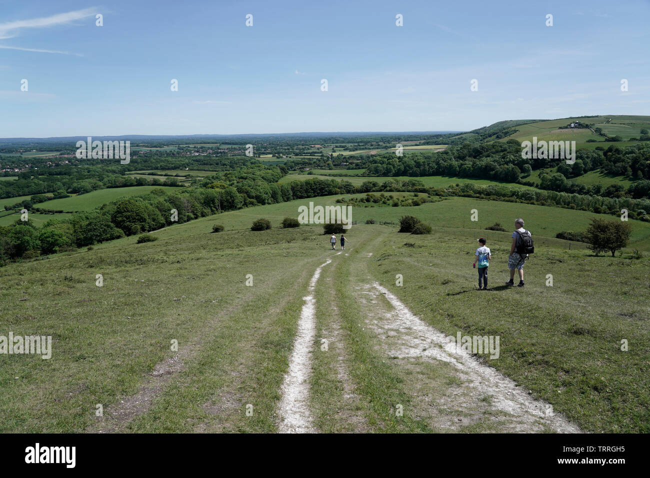 Countryside walk uk hi-res stock photography and images - Alamy