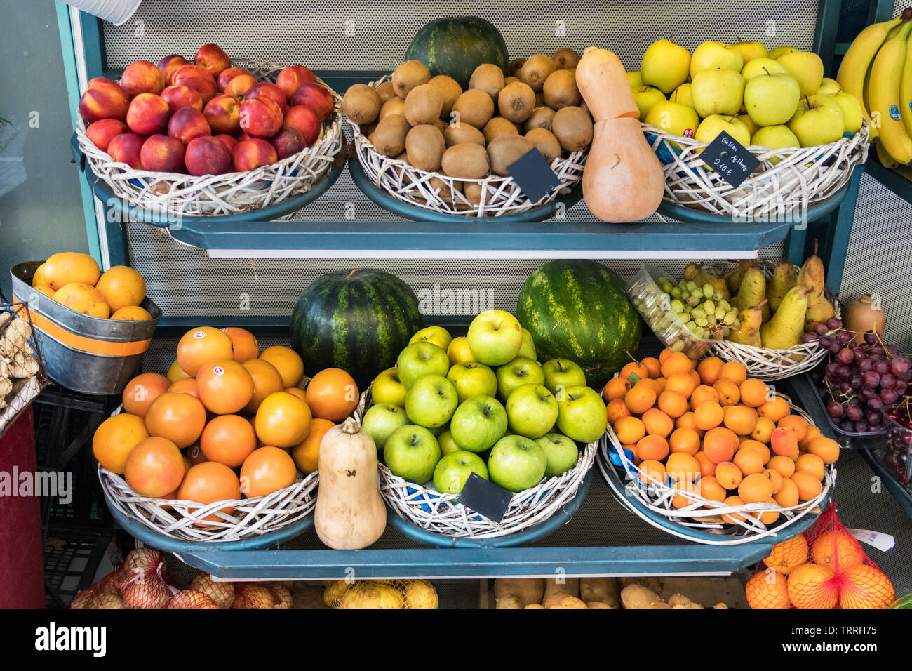 Fruits outdoors hi-res stock photography and images - Alamy