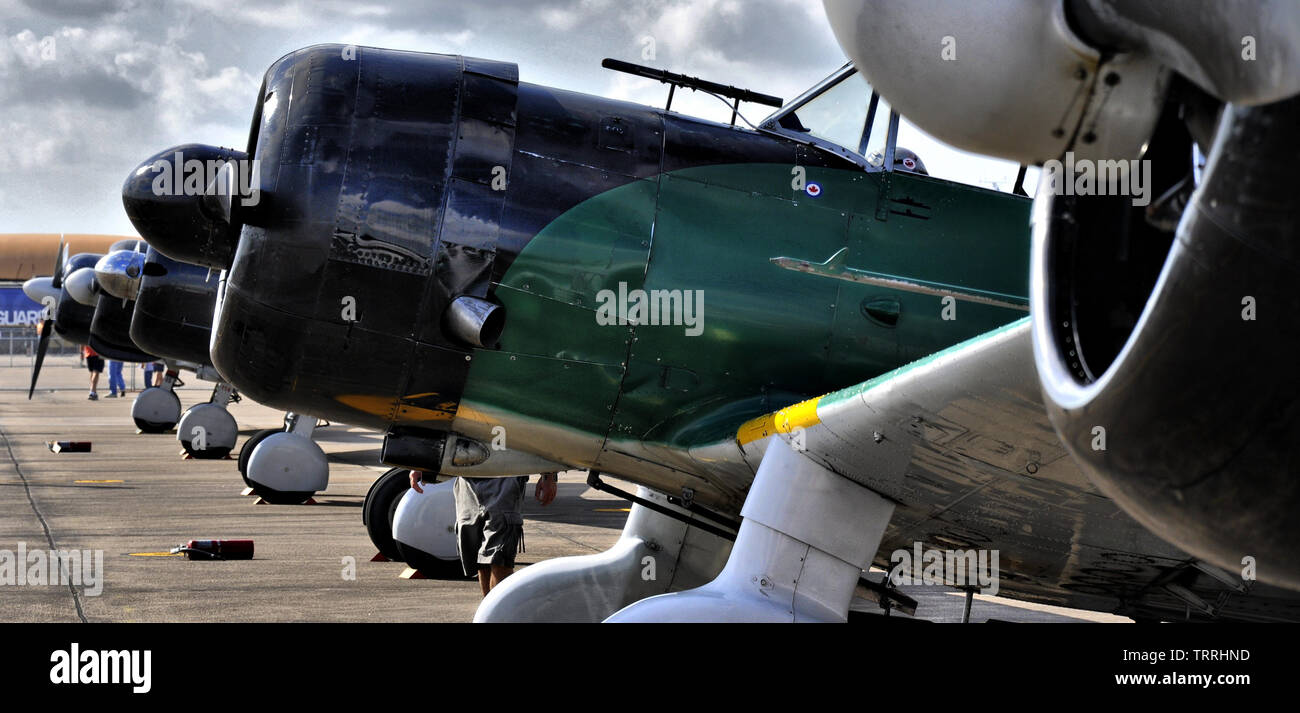 Old planes hi-res stock photography and images - Alamy