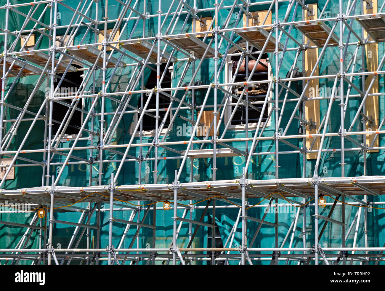 Walkway scaffold hi-res stock photography and images - Alamy