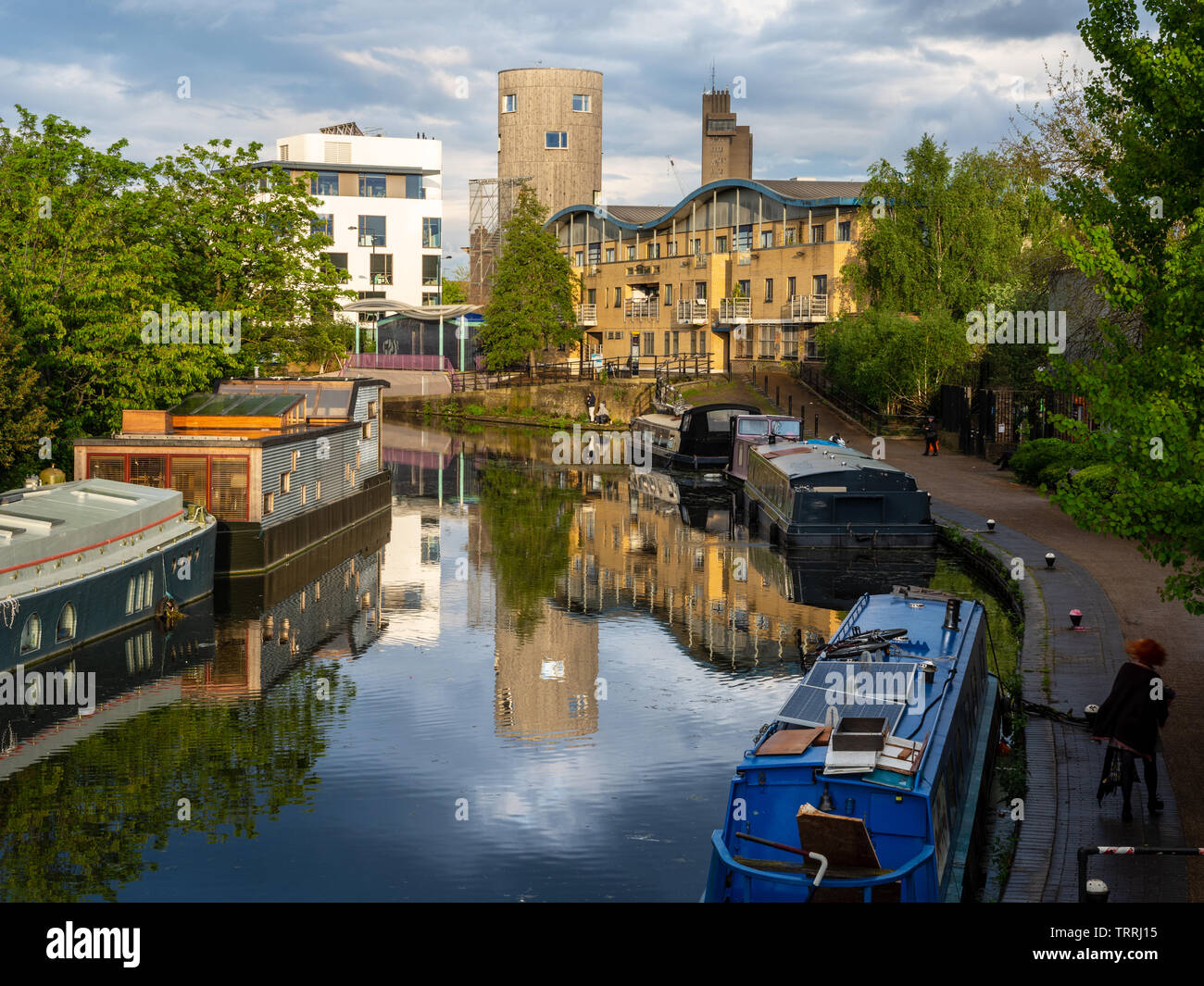 Chelsea houseboats hi-res stock photography and images - Alamy