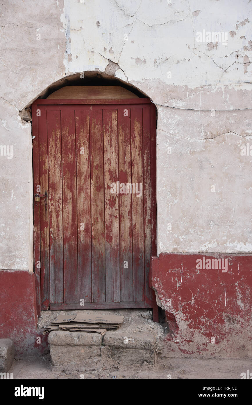 Entry mud brick hi-res stock photography and images - Alamy