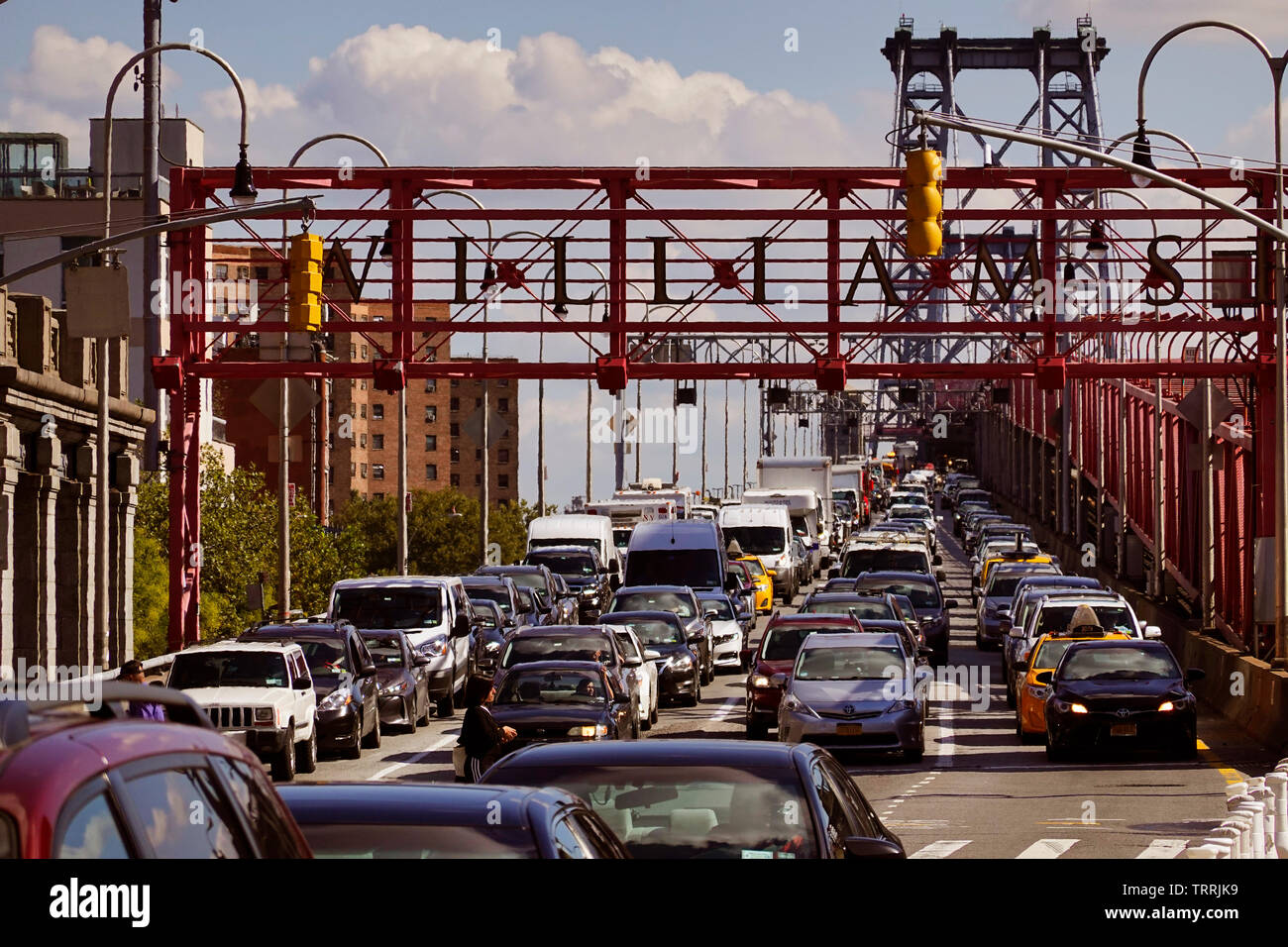View brooklyn bridge walkway sign hi-res stock photography and images ...