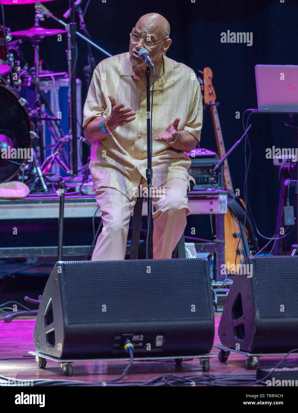 Kem singer hi-res stock photography and images - Alamy