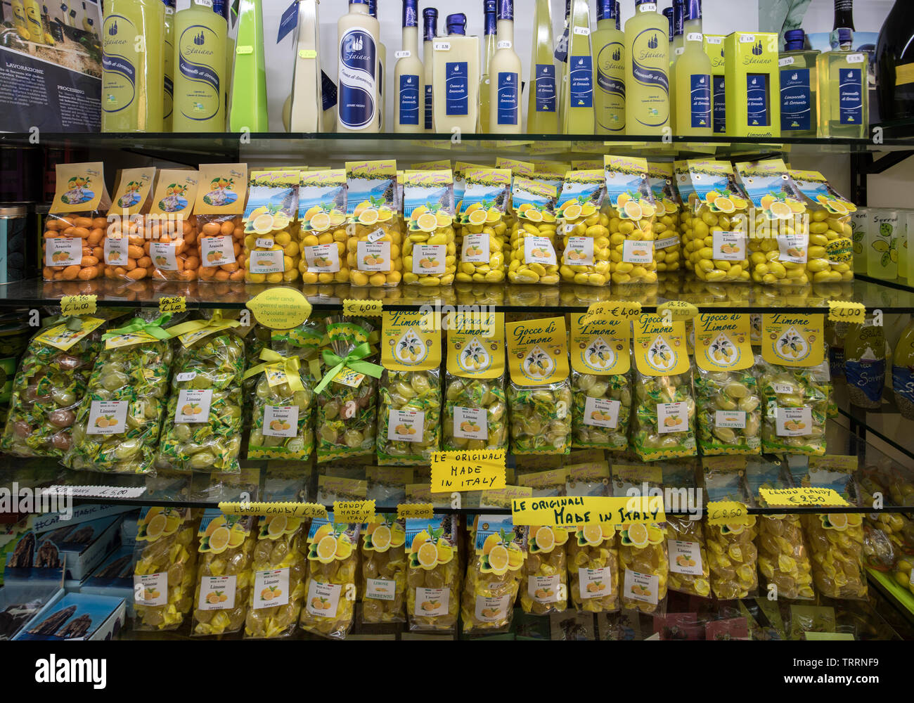 Limoncello shop sorrento italy hi-res stock photography and images - Alamy