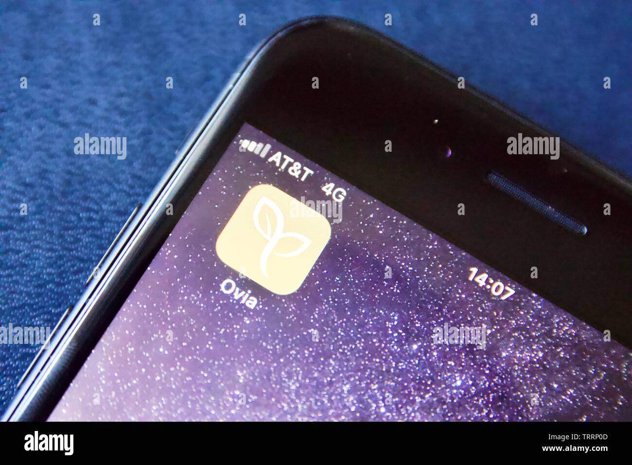 Ovia fertility app hi-res stock photography and images - Alamy