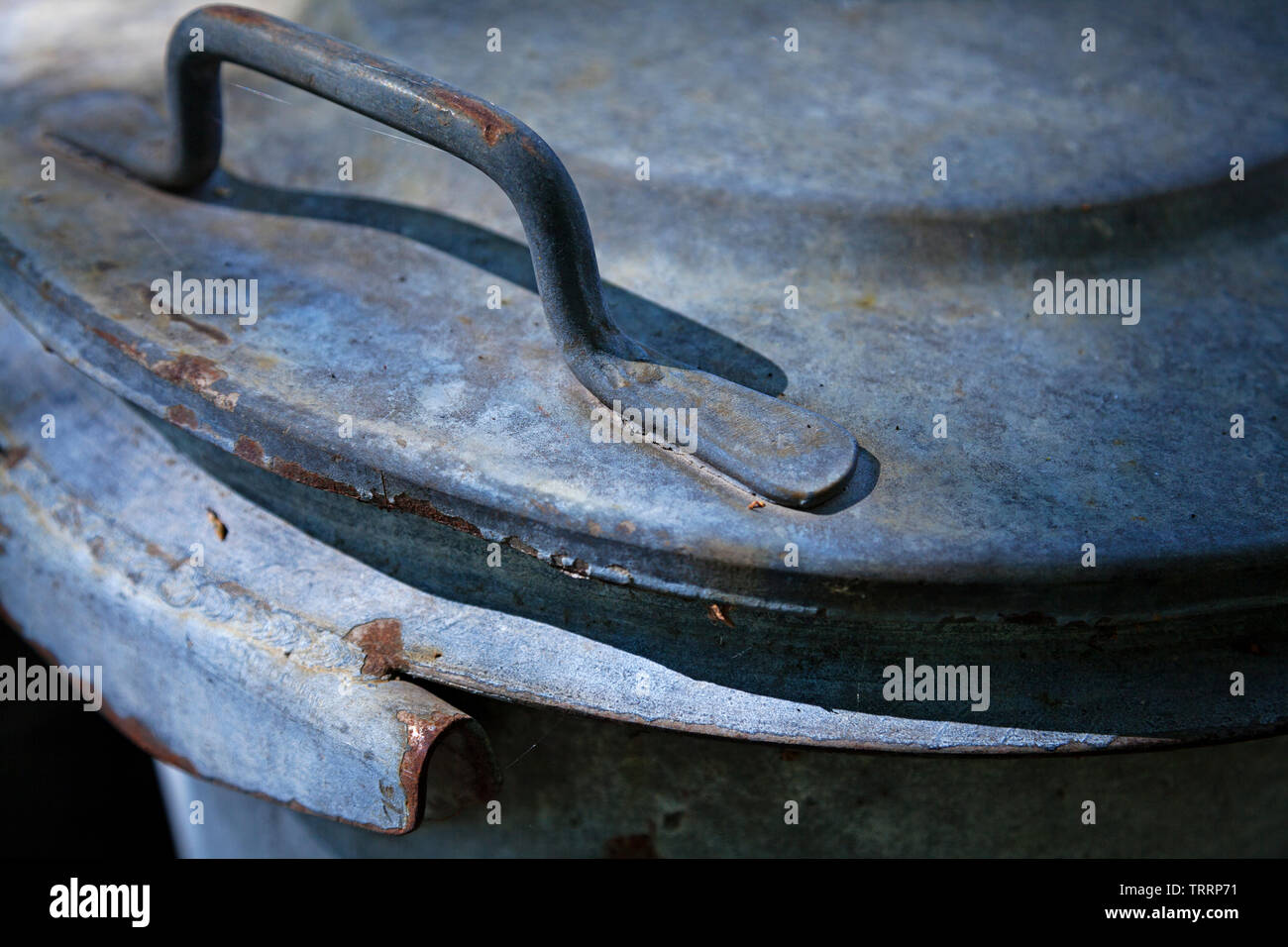 Trash texture hi-res stock photography and images - Alamy