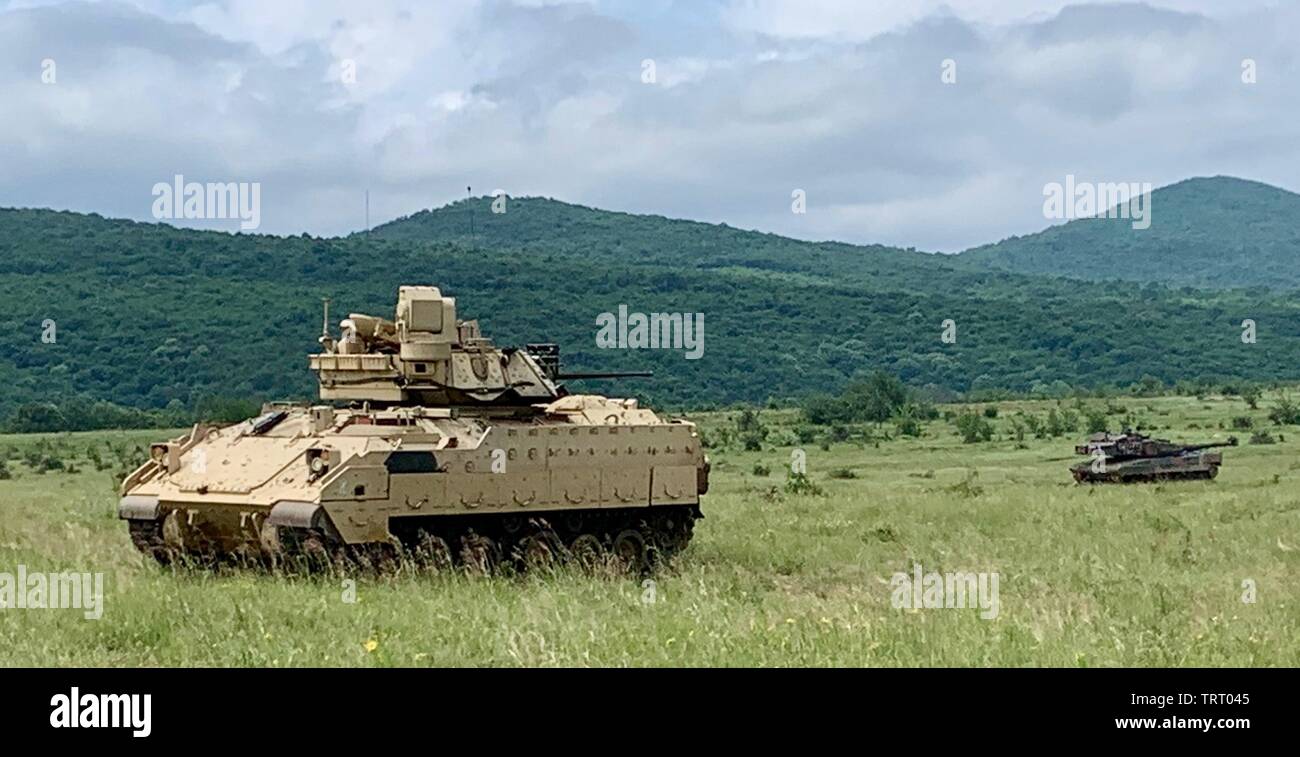 T 72 bulgarian tank hi-res stock photography and images - Alamy