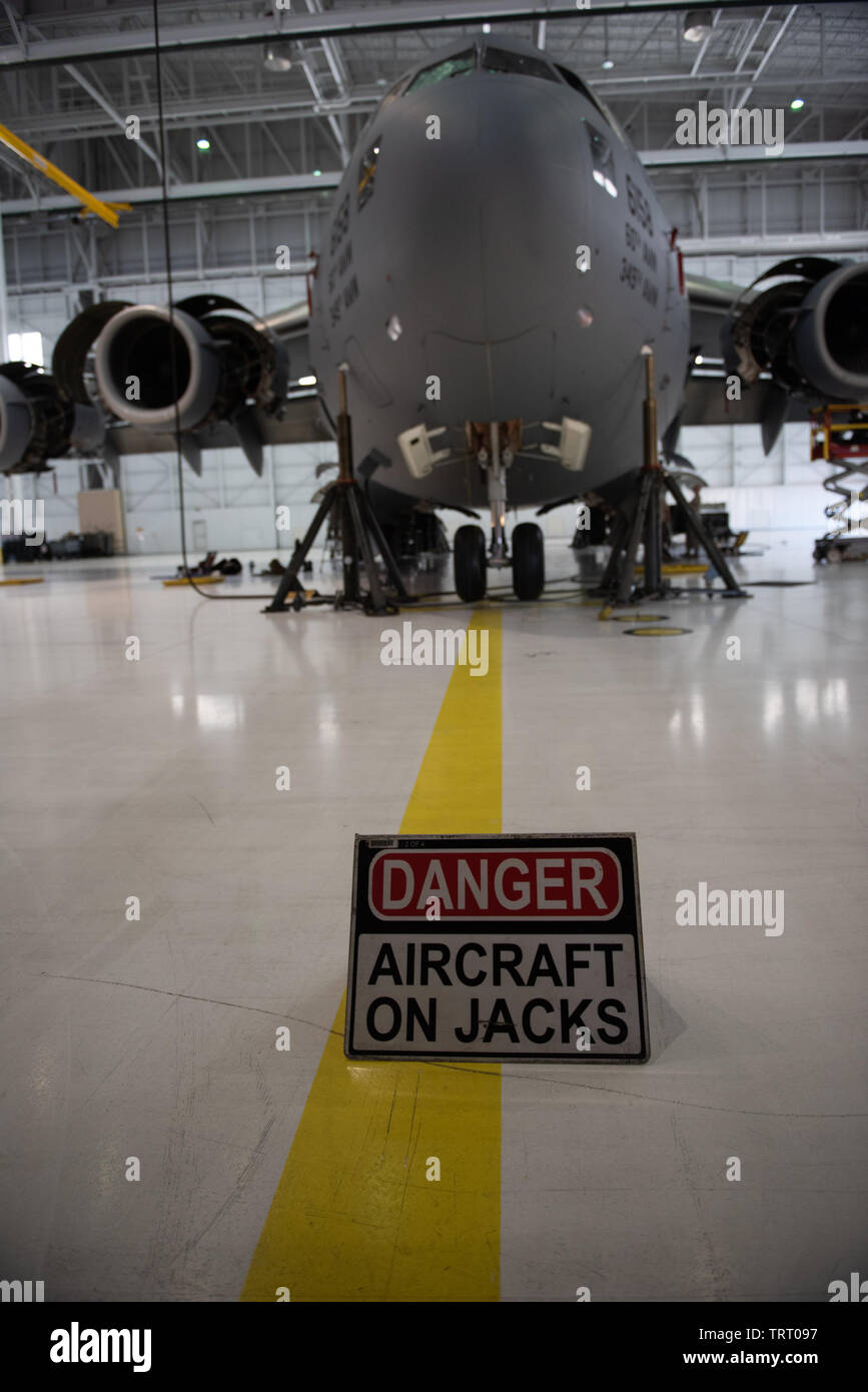 860th aircraft maintenance squadron hi-res stock photography and images ...