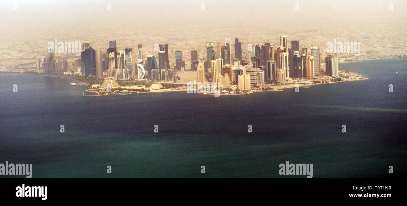 2022 building doha aerial hi-res stock photography and images - Alamy