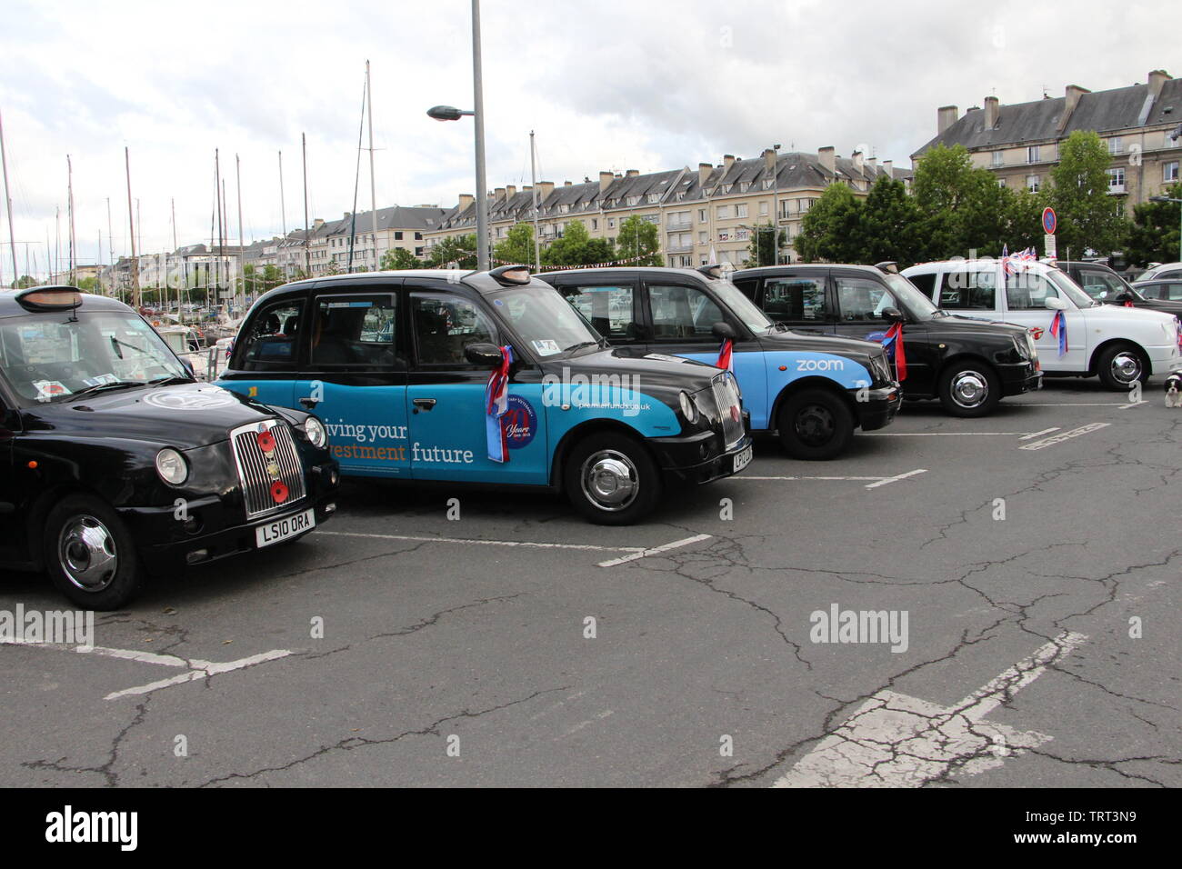 the english taxis have transport the military Veterans to 75ème ...